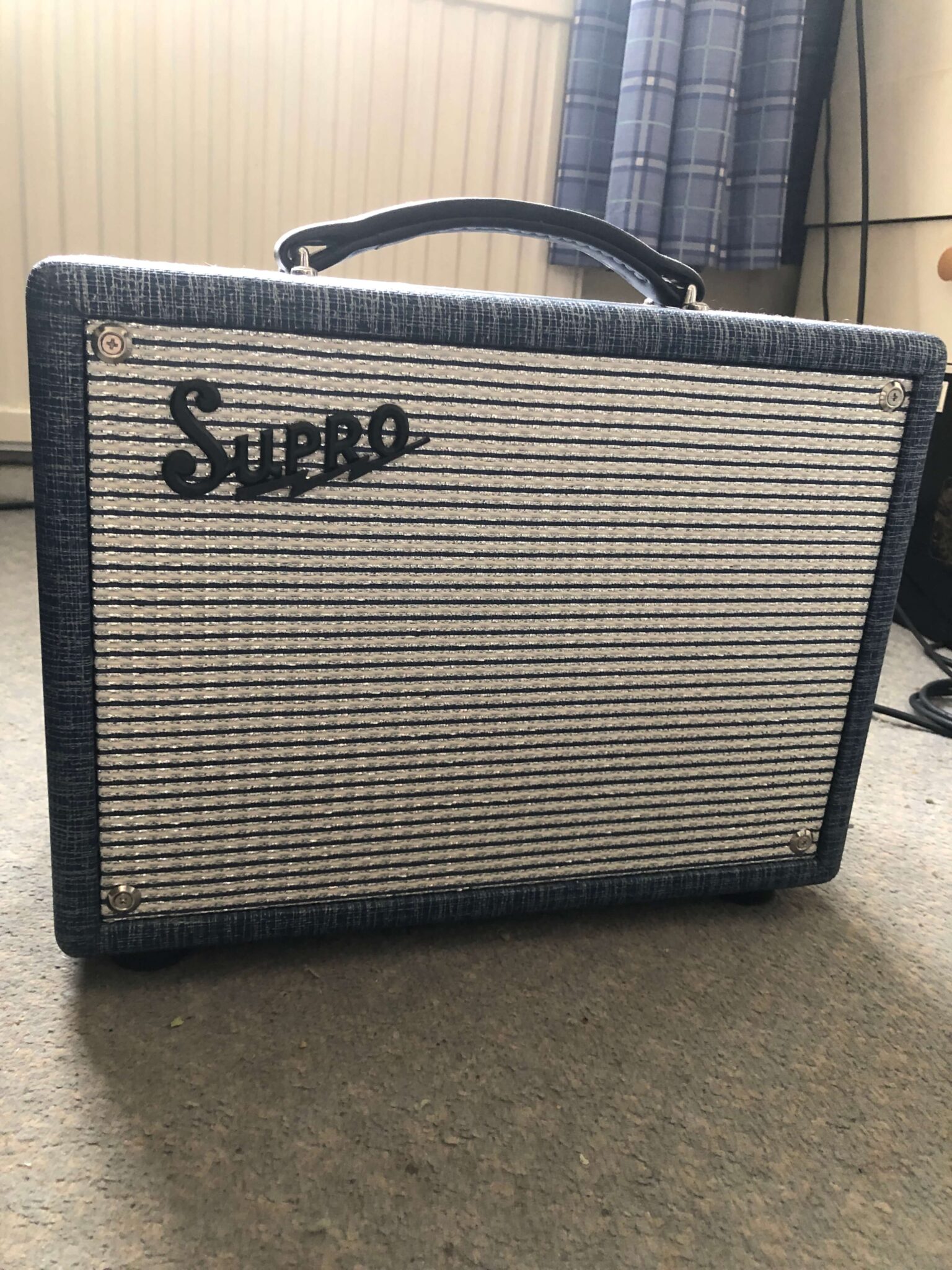 Supro 1605R / 64 Reverb Review: Vintage Tone in a Modern Package ...